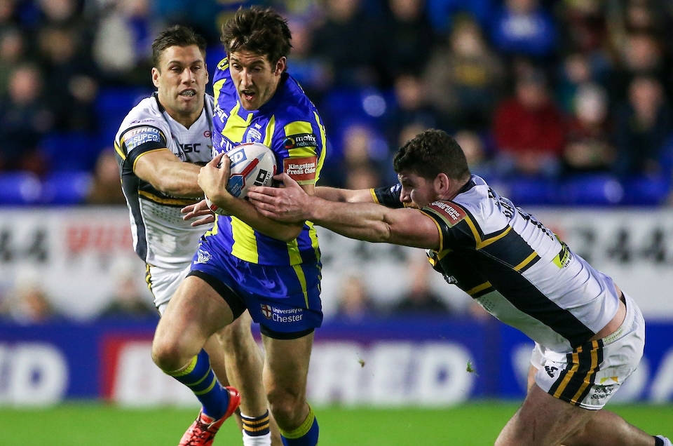 England Fullback Ratchford signs extension